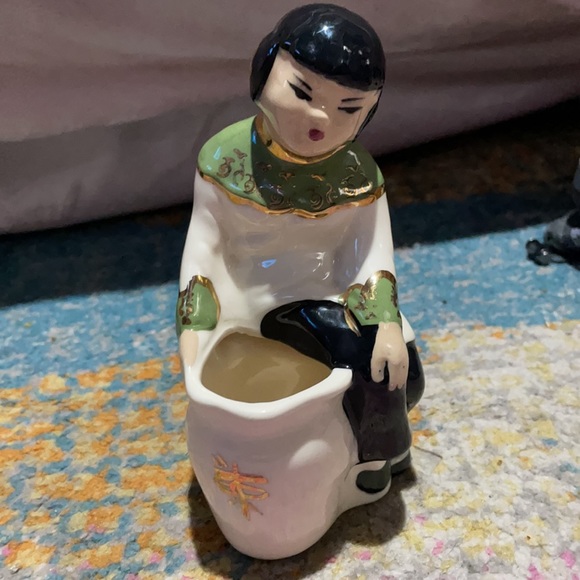 unknown | Accents | Small Asian Girl Porcelain Figurine | Poshmark